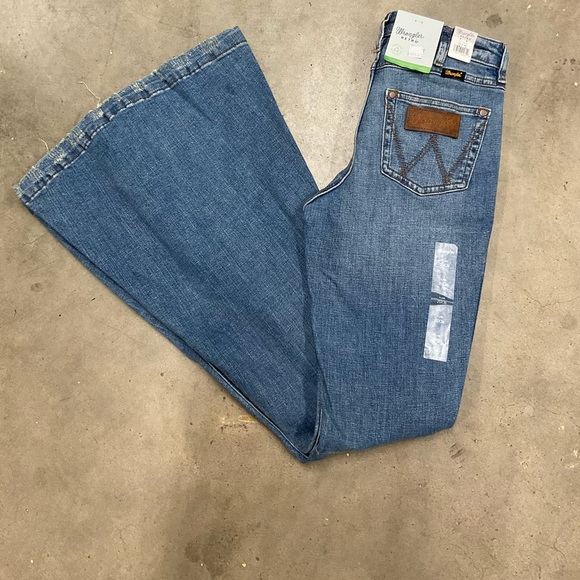 Wrangler | Jeans | Wrangler Ladies Flare Jeans | Poshmark
